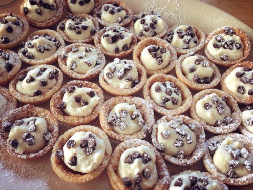 Mini Cannoli Cups - a ROUND Italian JOY!